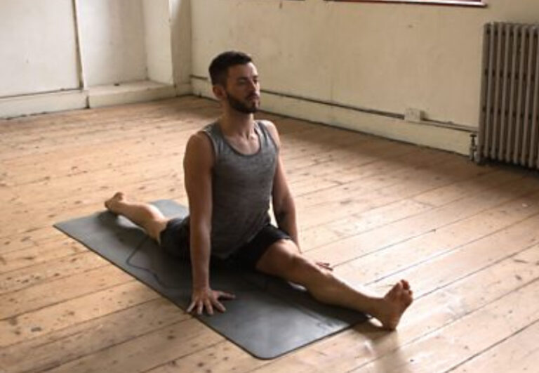 Jean Claude Van Damme SPLITS! – 8 Minutes Daily | globalcmedia.com